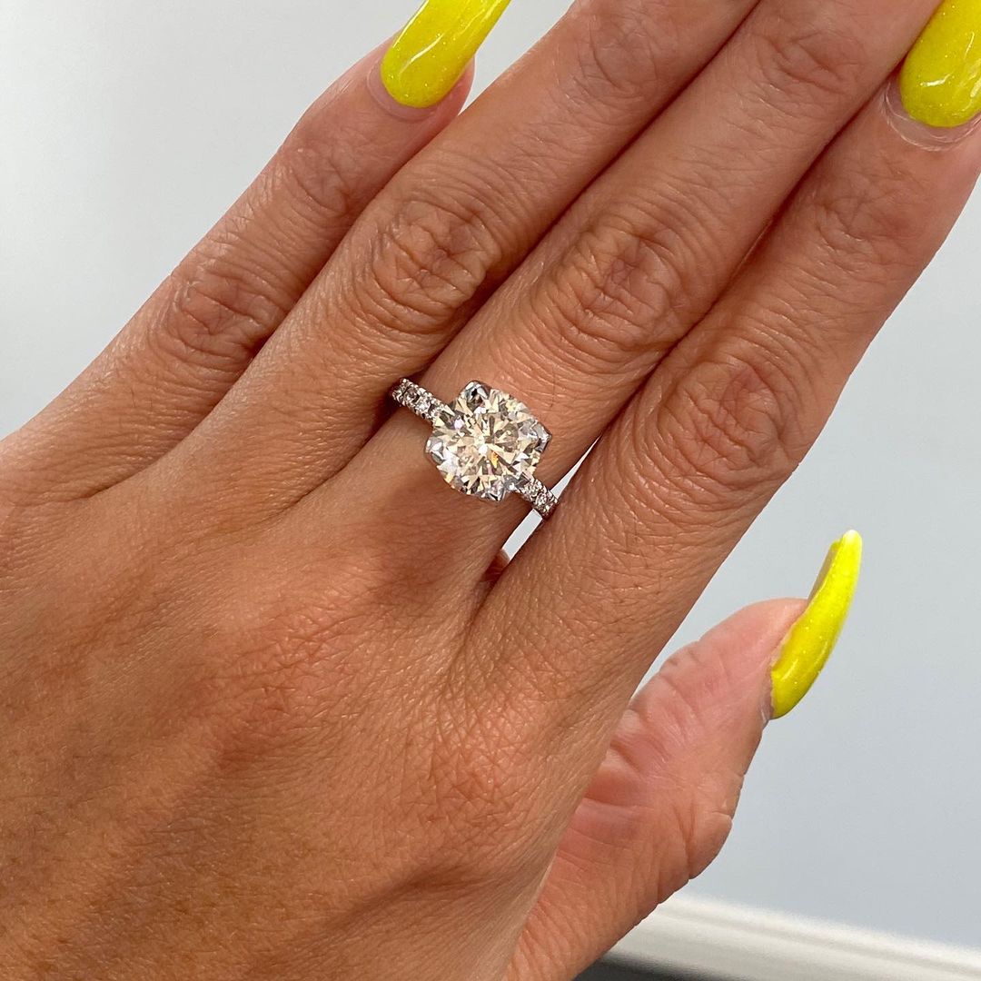 4 Carat Round Diamond Rings | Oct 2025 Guide