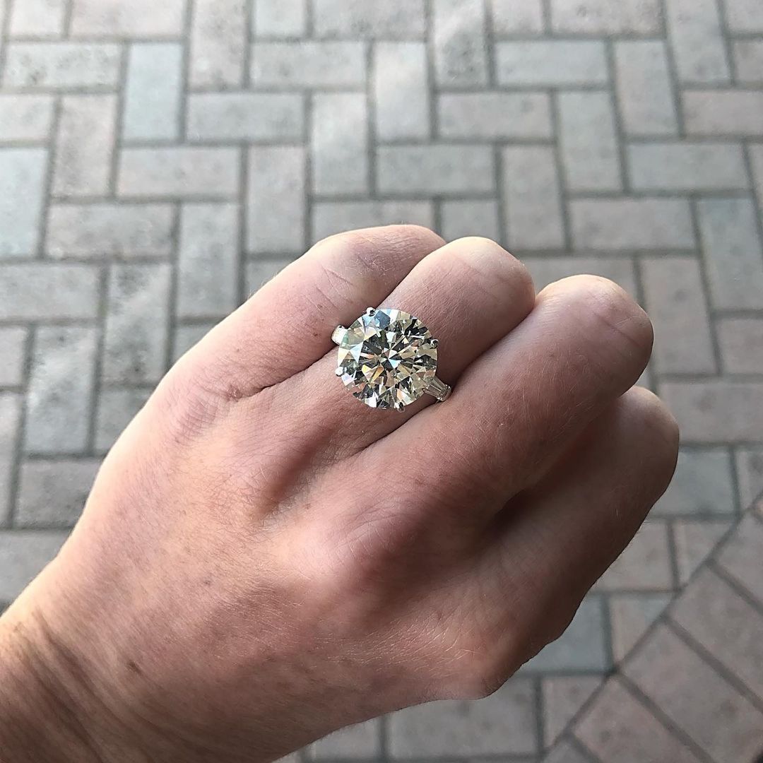 10 Carat Round Diamond Ring | Oct 2025 Buying Guide